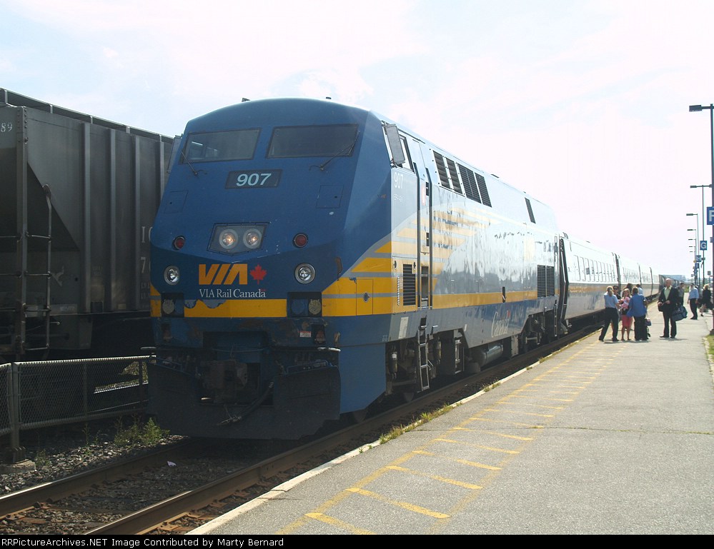 VIA 907 With Train #64